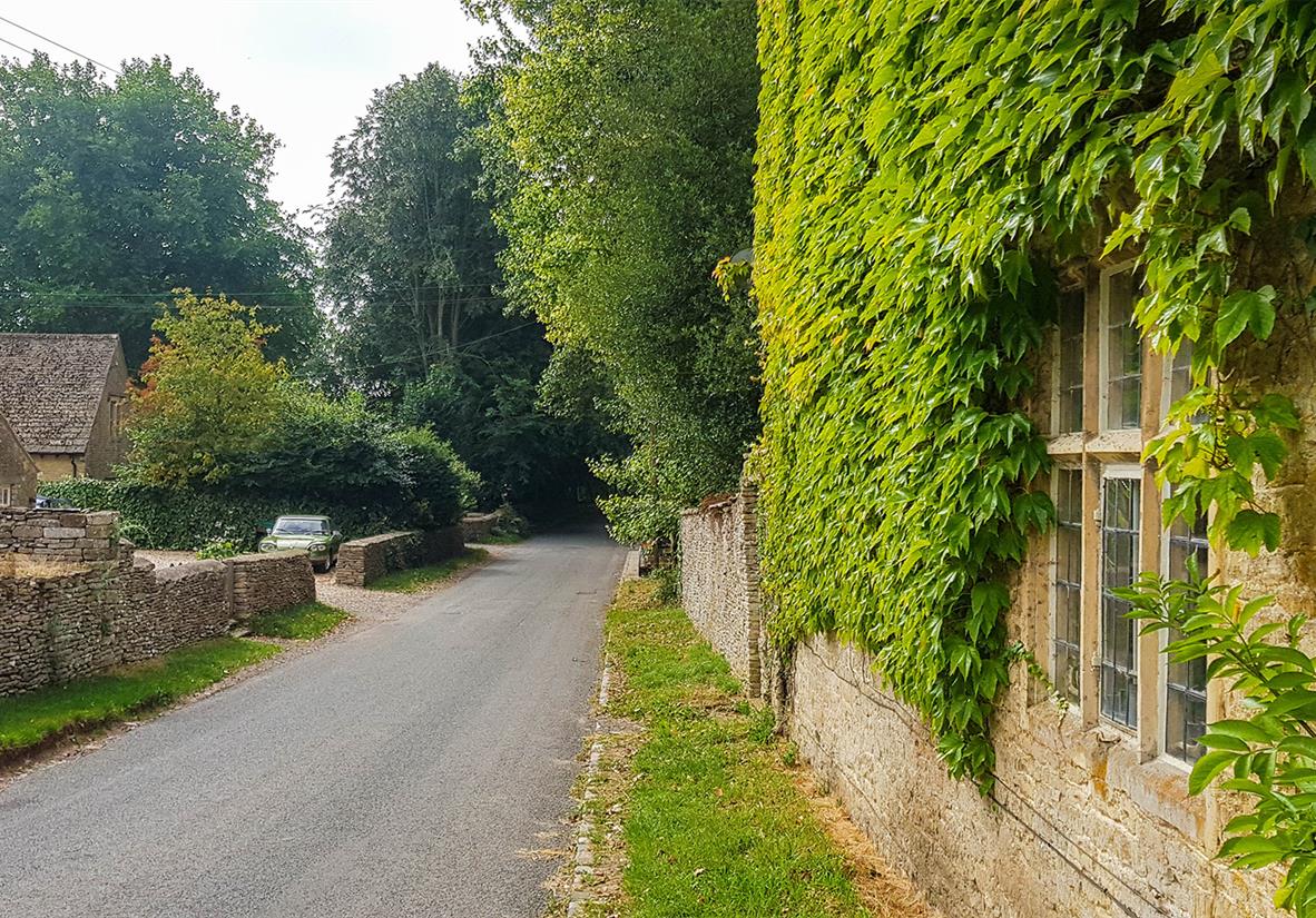 Thames Path West - The Cotswolds (6 Days & 5 Nights) | Macs Adventure