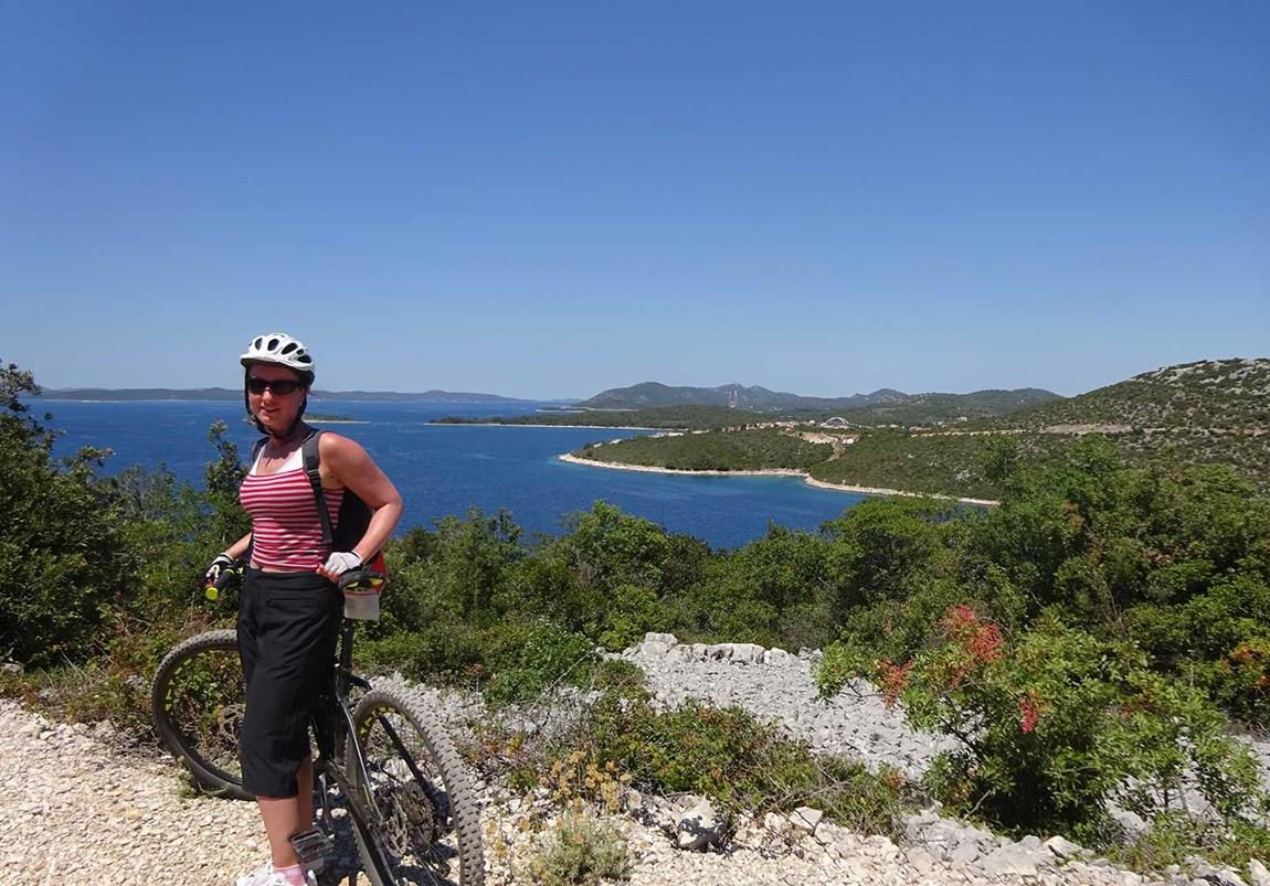 Moderate Grade Cycling Holidays in the UK & Europe | Macs Adventure